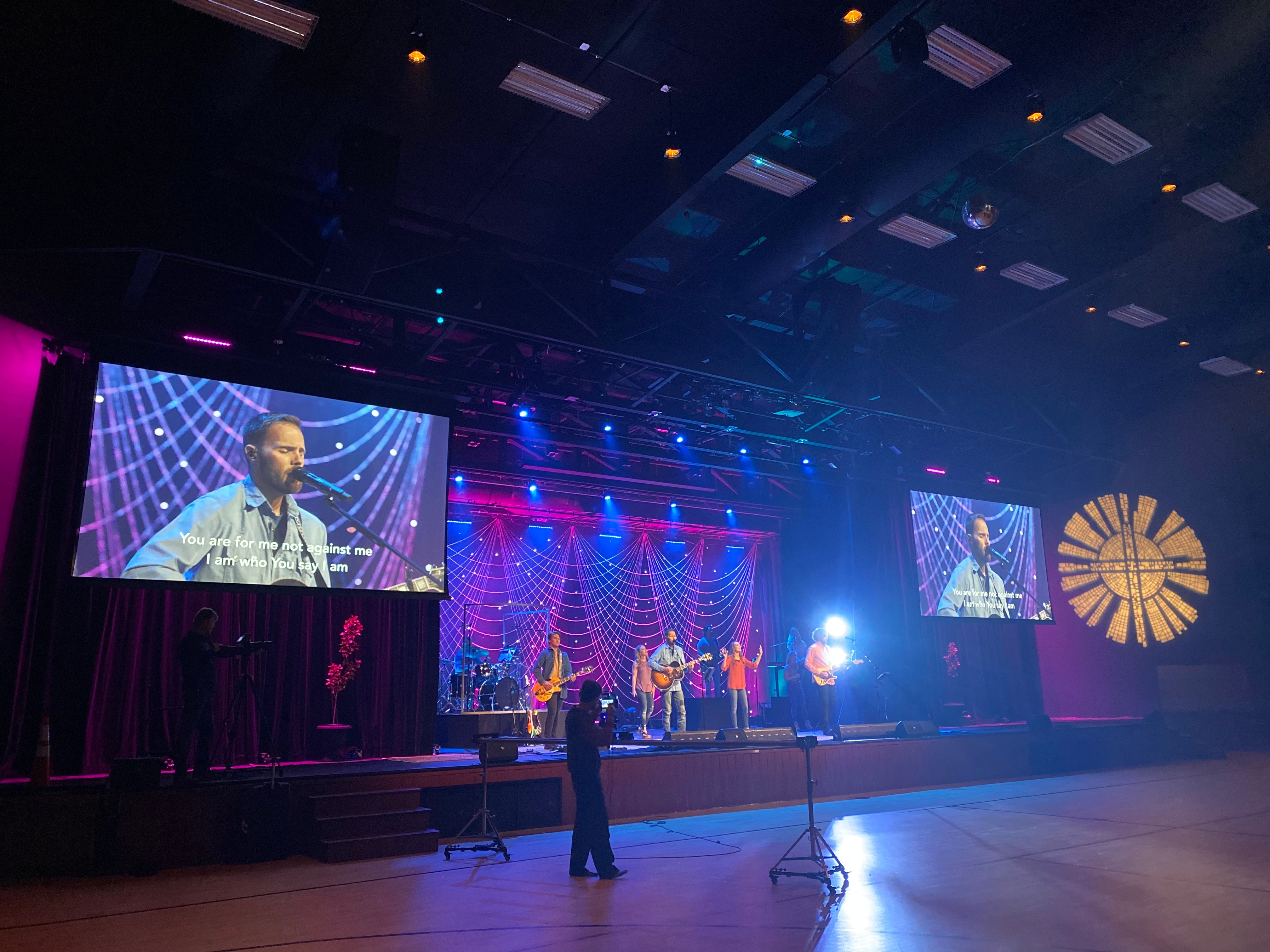 Church Service Streaming Ups Ante for Wireless Microphone Systems